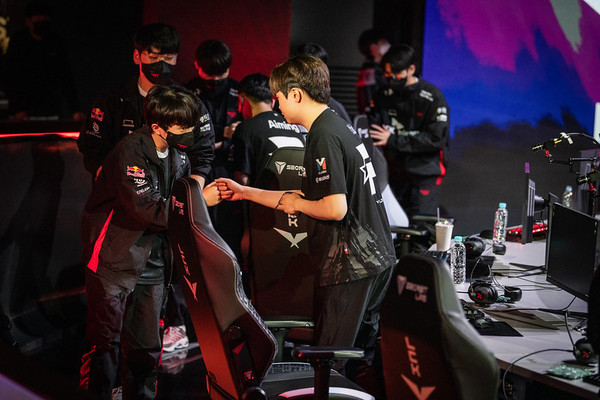 [김재훈의 e스펙트럼] "게임도 질 수 없다"…SKT-KT, e스포츠서도 치열한 통신 라이벌